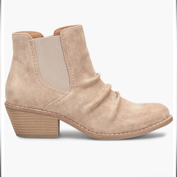 Sofft | Shoes | Eurosoft By Sofft Ruched Bootie Chelsea Boot Size 65 ...